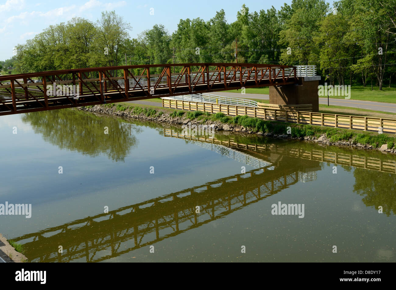 Foot bridge over the Erie Canal Stock Photo - Alamy