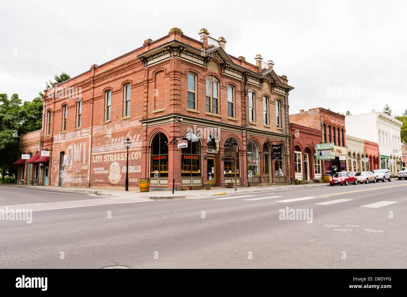 Jacksonville, Oregon, USA. Boomtown Saloon building with vintage ...