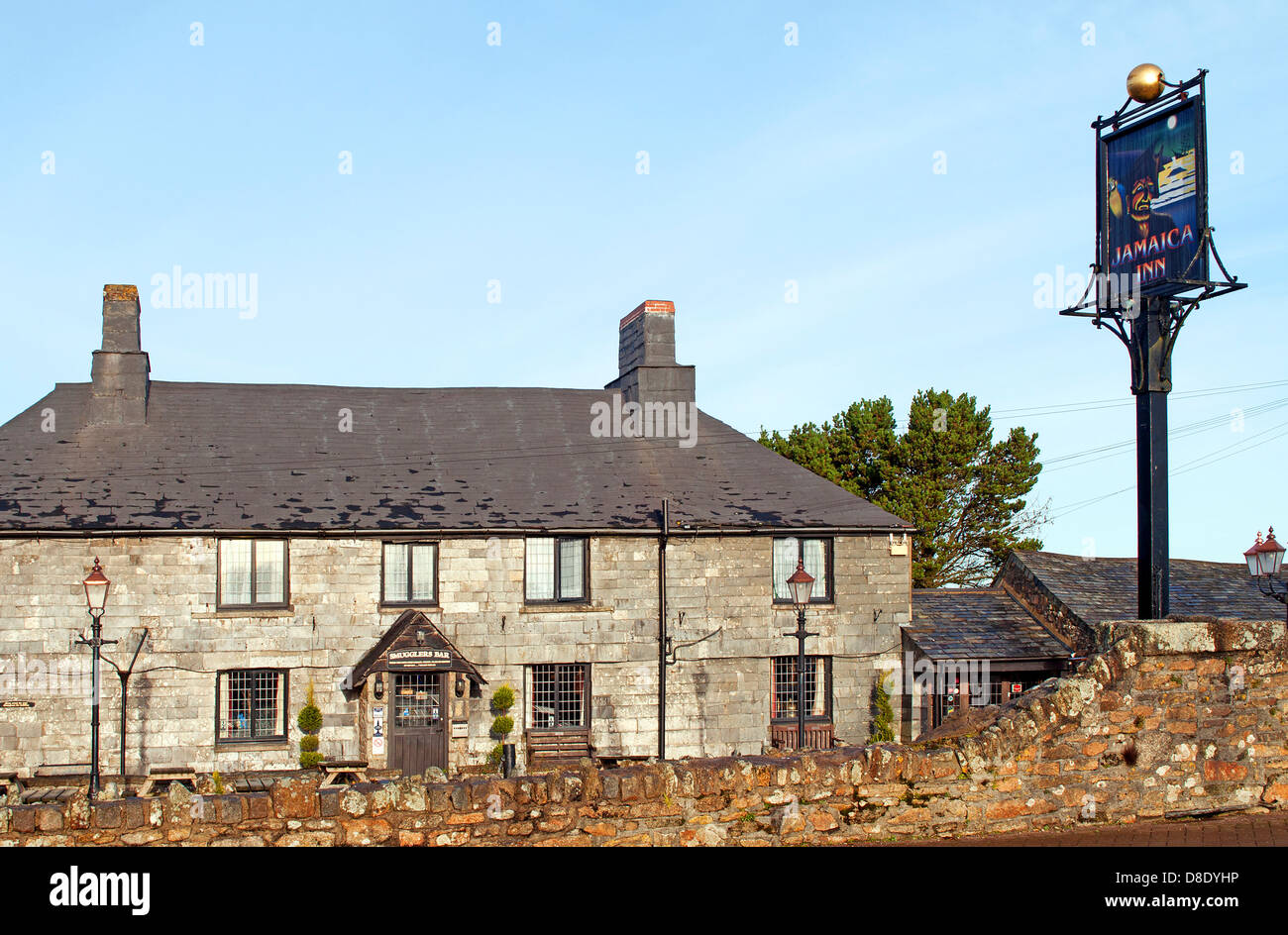 The famous Jamaica Inn on Bodmin Moor, Cornwall, UK Stock Photo - Alamy