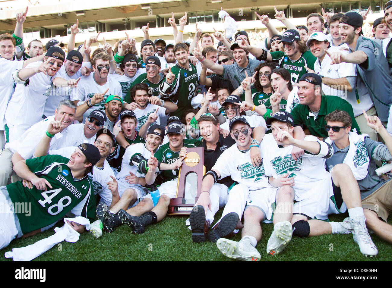 May 26, 2013: Stevenson Mustangs pose with the trophy as they celebrate ...