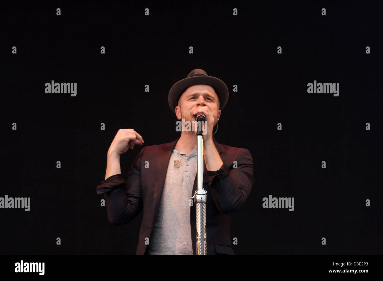 Oliver Stanley "Olly" Murs is an English singer-songwriter, musician ...