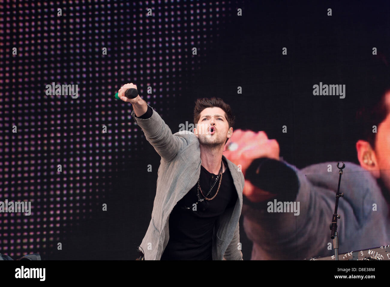 Danny odonoghue script performing hi-res stock photography and images ...