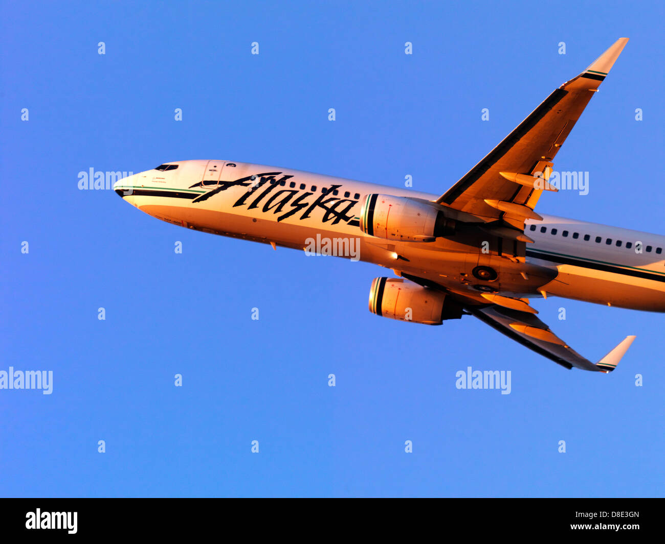Alaska airlines boeing 737 on hi-res stock photography and images - Alamy
