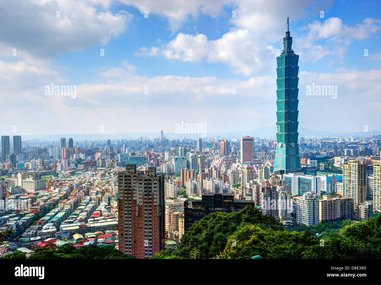 Skyline of Xinyi District in downtown Taipei, Taiwan Stock Photo - Alamy