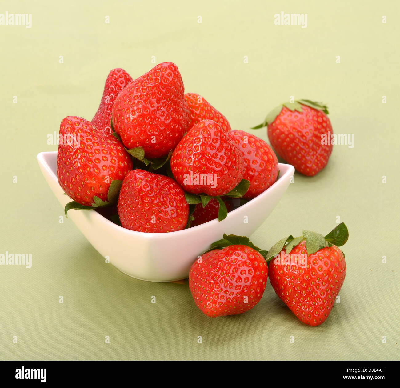 Beautiful strawberries in plate hi-res stock photography and images - Alamy