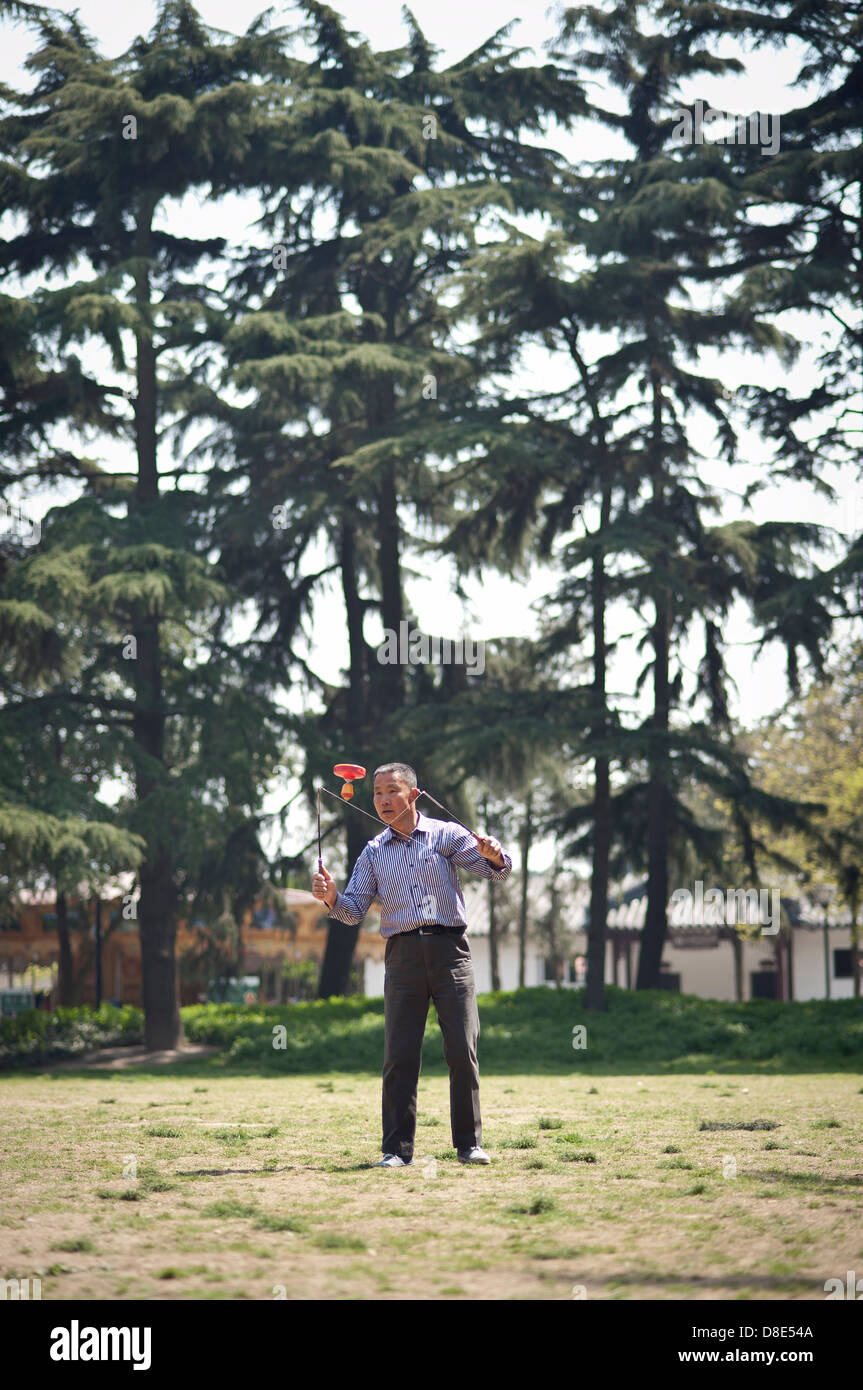 Diabolo hi-res stock photography and images - Alamy