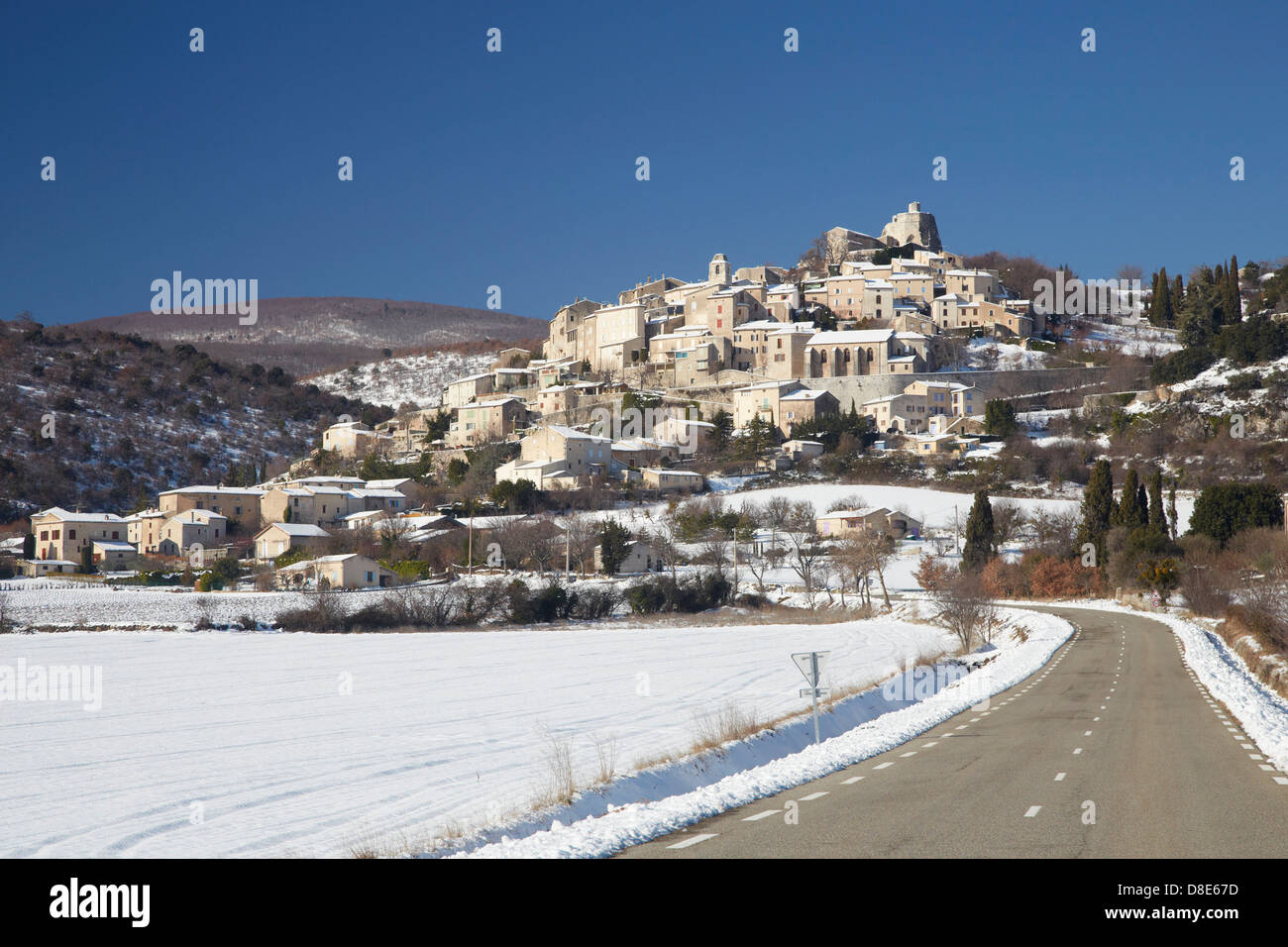Simiane-la-Rotonde in winter, Provence-Alpes-Cote d'Azur, France ...