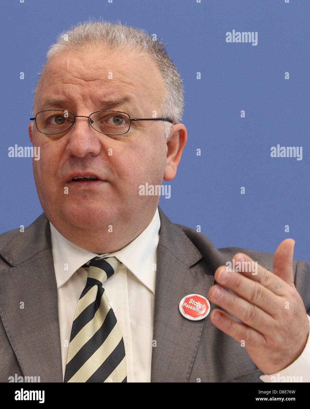 Chairman of the Turkish Community in Germany, Kenan Kolat, answers ...