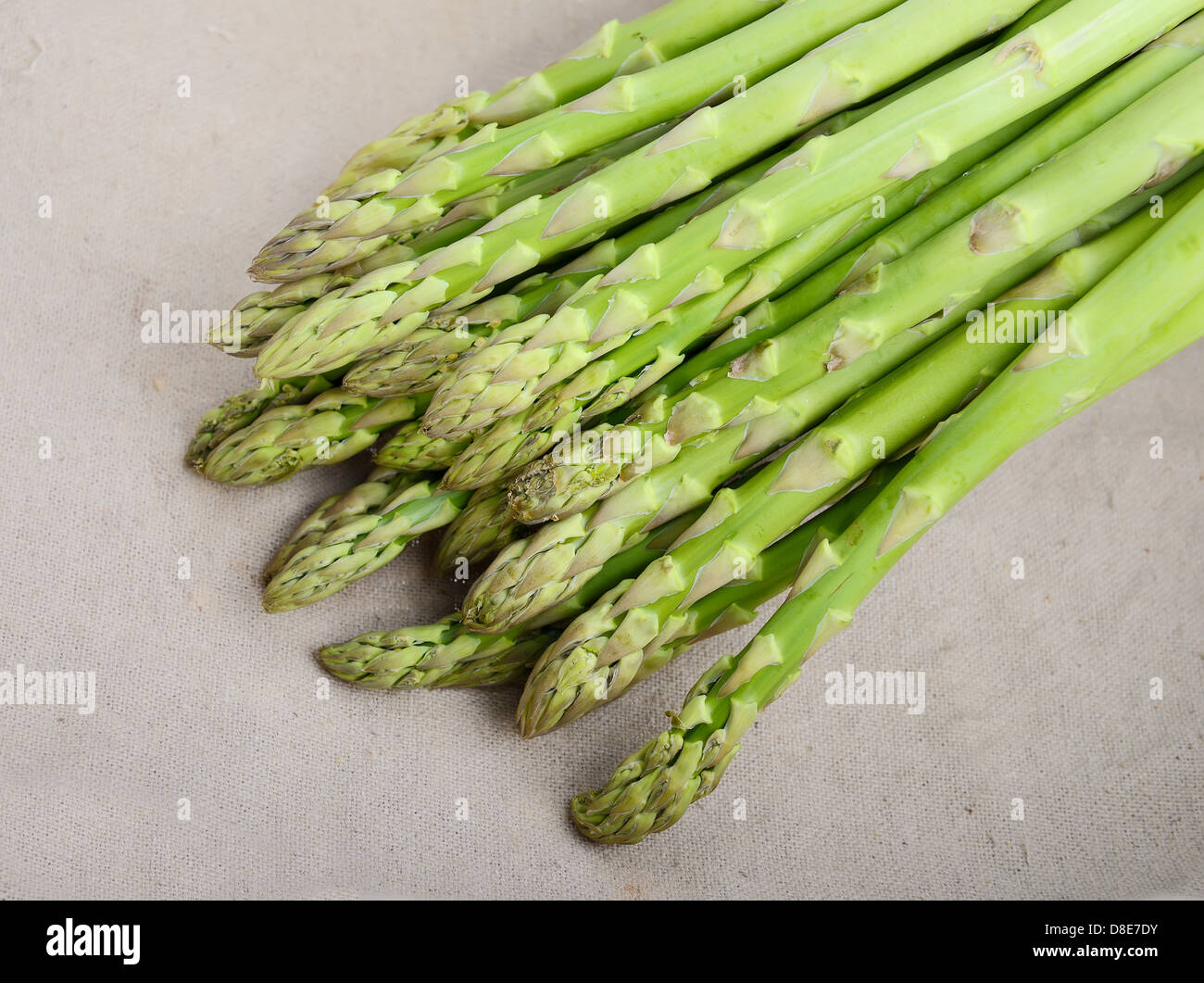 Fresh green asparagus spears hi-res stock photography and images - Alamy
