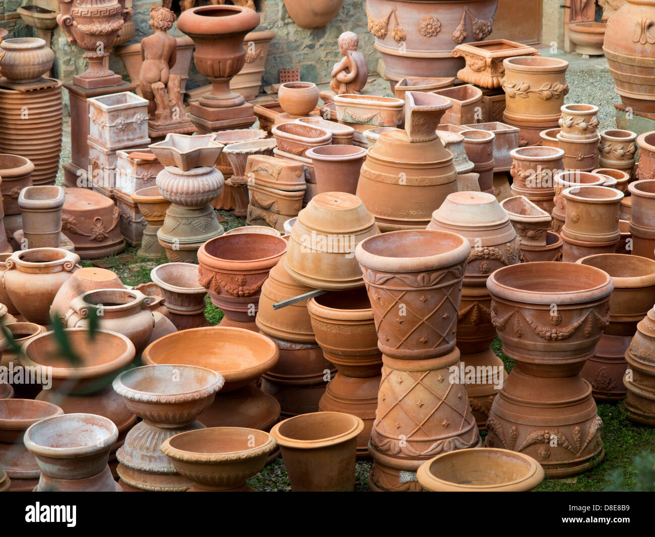 Flower tubs hi-res stock photography and images - Alamy