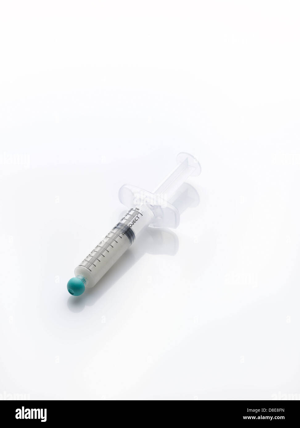 Single use syringe hi-res stock photography and images - Alamy