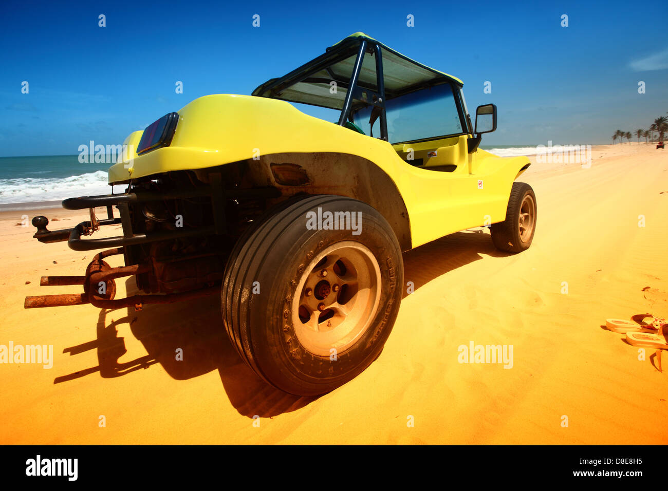 desert buggy in desert sand under blue sky Stock Photo - Alamy