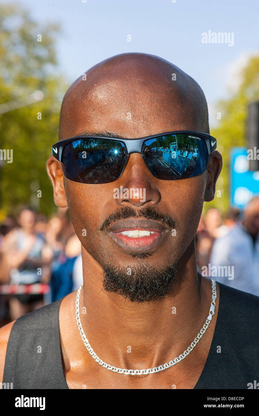 2013 bupa london 10k hi-res stock photography and images - Alamy