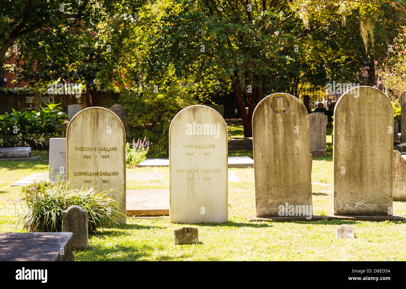 Four headstones hi-res stock photography and images - Alamy