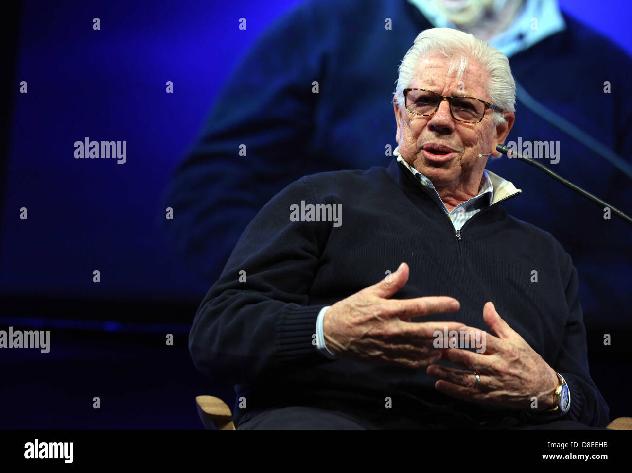 Hay on Wye, UK. Sunday 26 May 2013 Pictured: Veteran journalist Carl ...