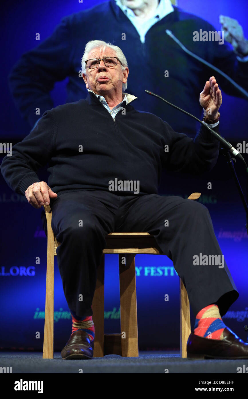 Hay on Wye, UK. Sunday 26 May 2013 Pictured: Veteran journalist Carl ...