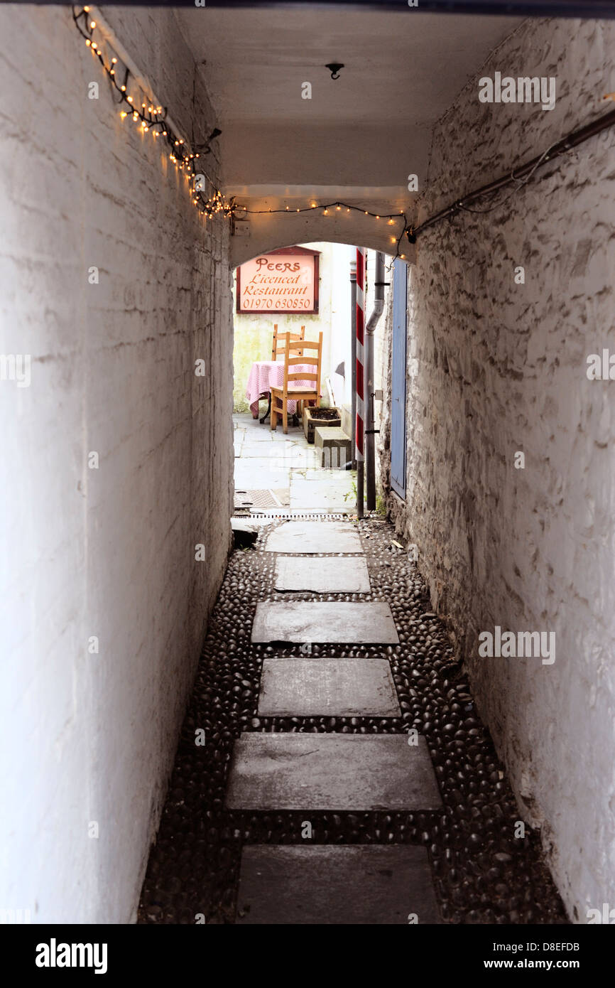 Covered archway passage hi-res stock photography and images - Alamy