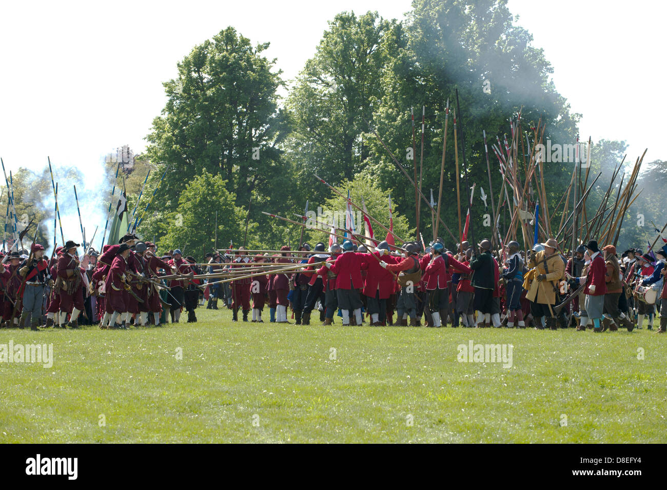 Roundhead soldiers english civil war hi-res stock photography and ...