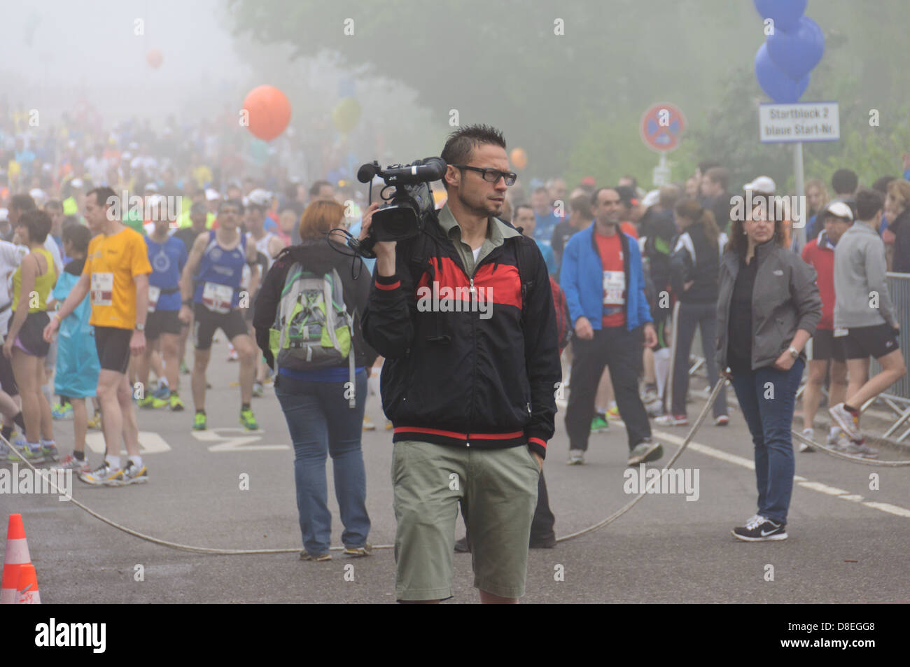 Cameraman sport hi-res stock photography and images - Alamy