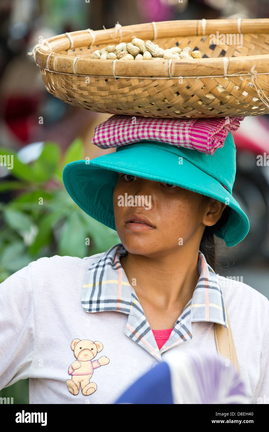 Portrait of a Market Woman in Phnom Penh, Cambodia Stock Photo - Alamy