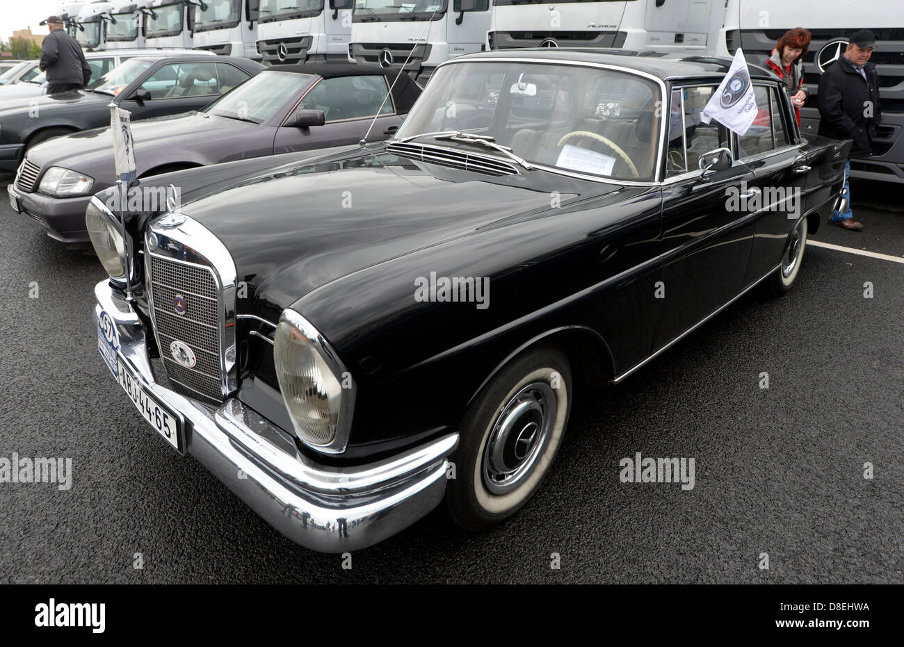 Exhibition of vintage cars Mercedes-Benz took place in the headquarters ...