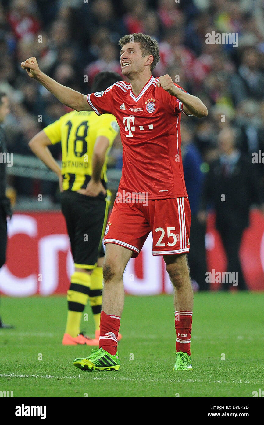 Munich's Thomas Mueller celebrates after the Champions League final ...