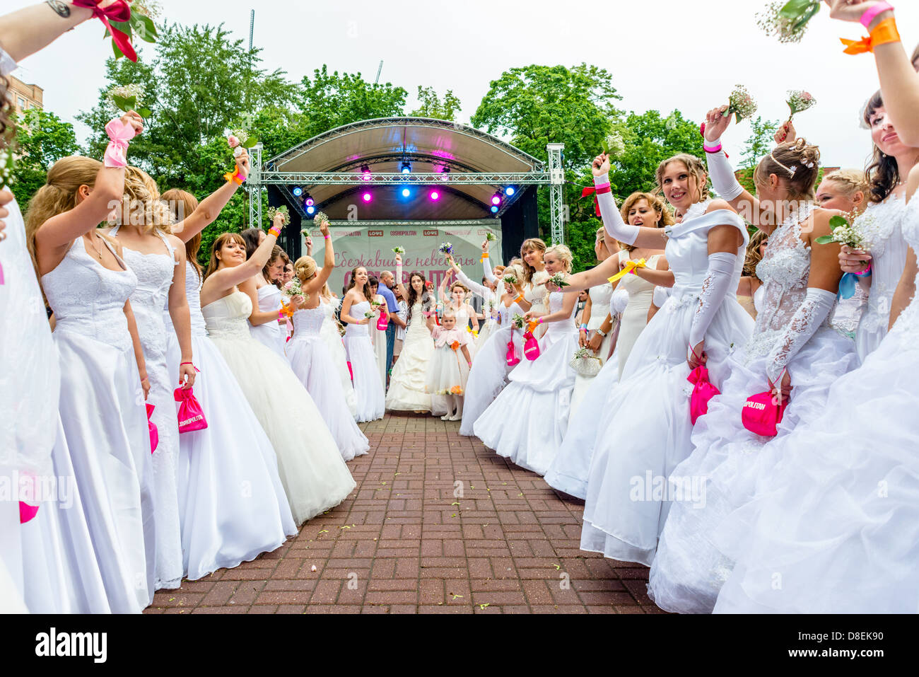 Run away brides hi-res stock photography and images - Alamy