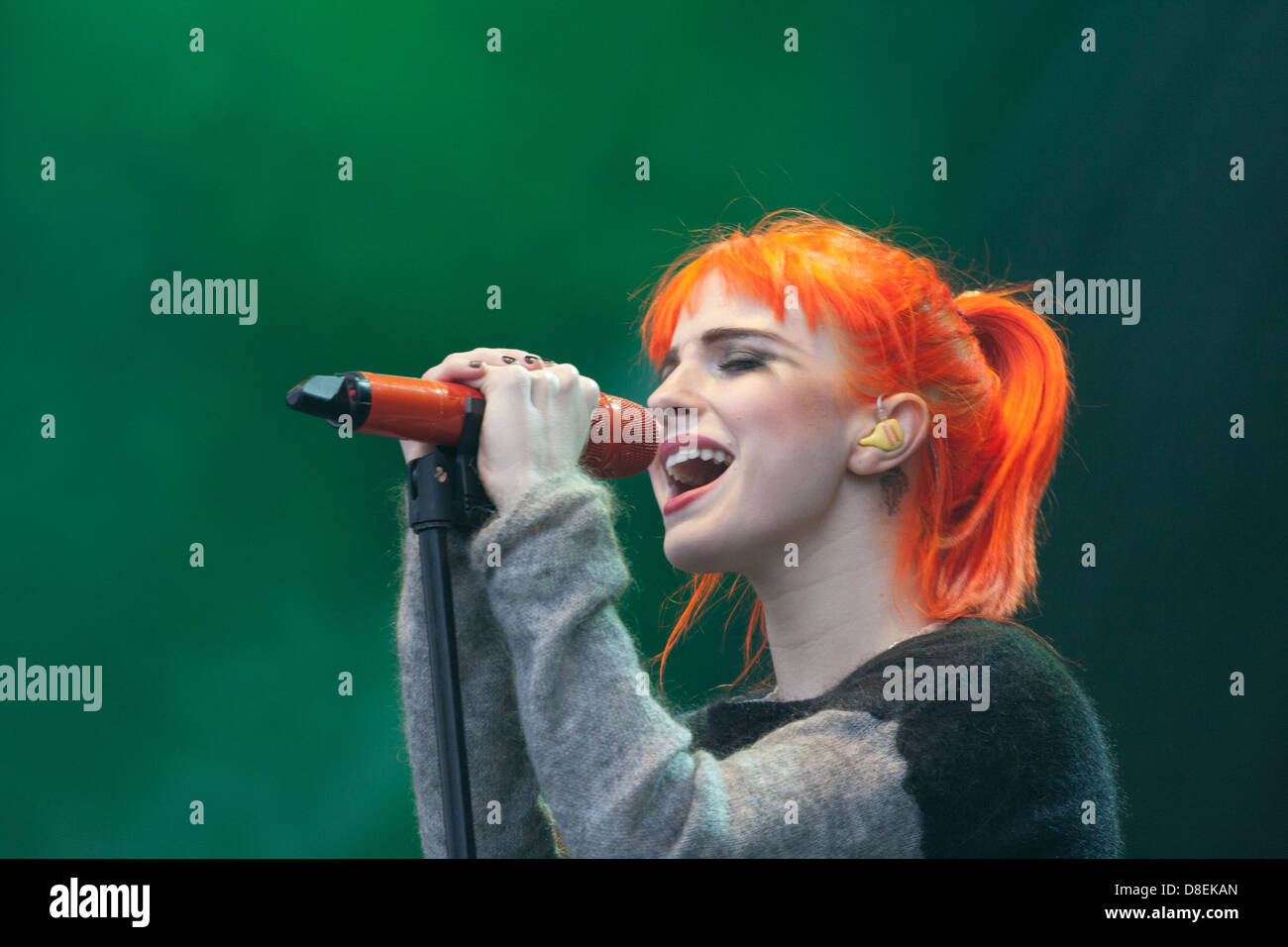 Hayley williams lead vocalist paramore hi-res stock photography and ...