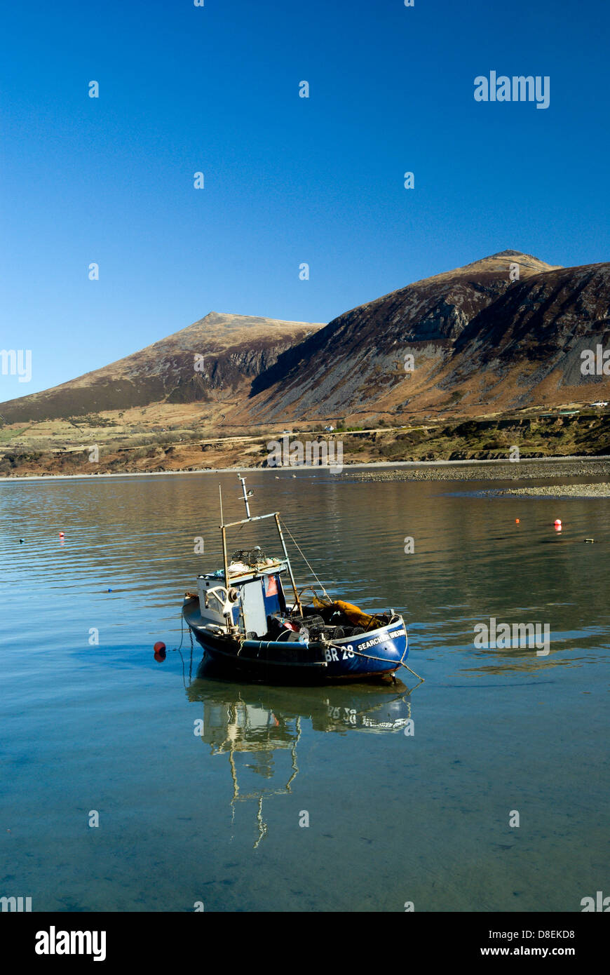 Trefor harbour hi-res stock photography and images - Alamy