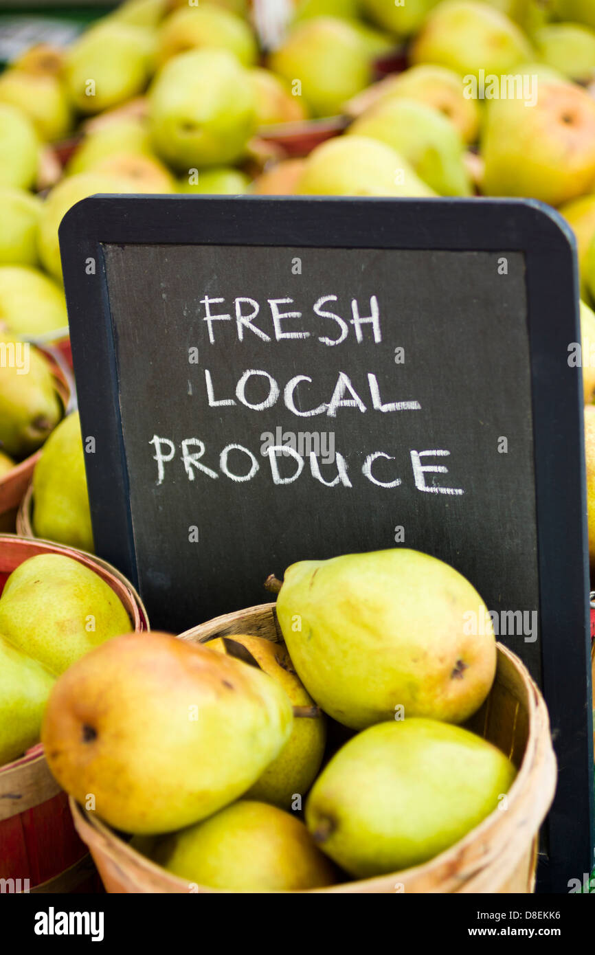 Fresh produce on sale at the local farmers market Stock Photo - Alamy
