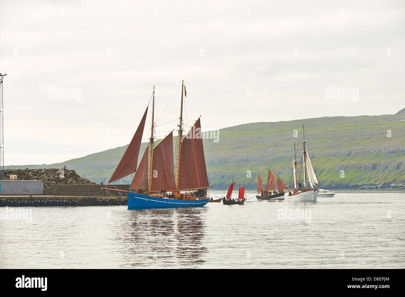 Bow old sailing ship hi-res stock photography and images - Alamy