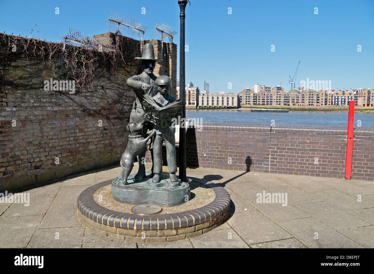 "Sunshine Weekly and The Pilgrims Pocket" riverside sculpture on the ...