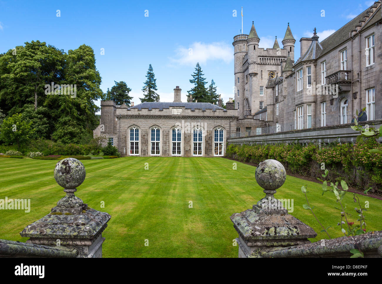 Balmoral castle scotland hi-res stock photography and images - Alamy