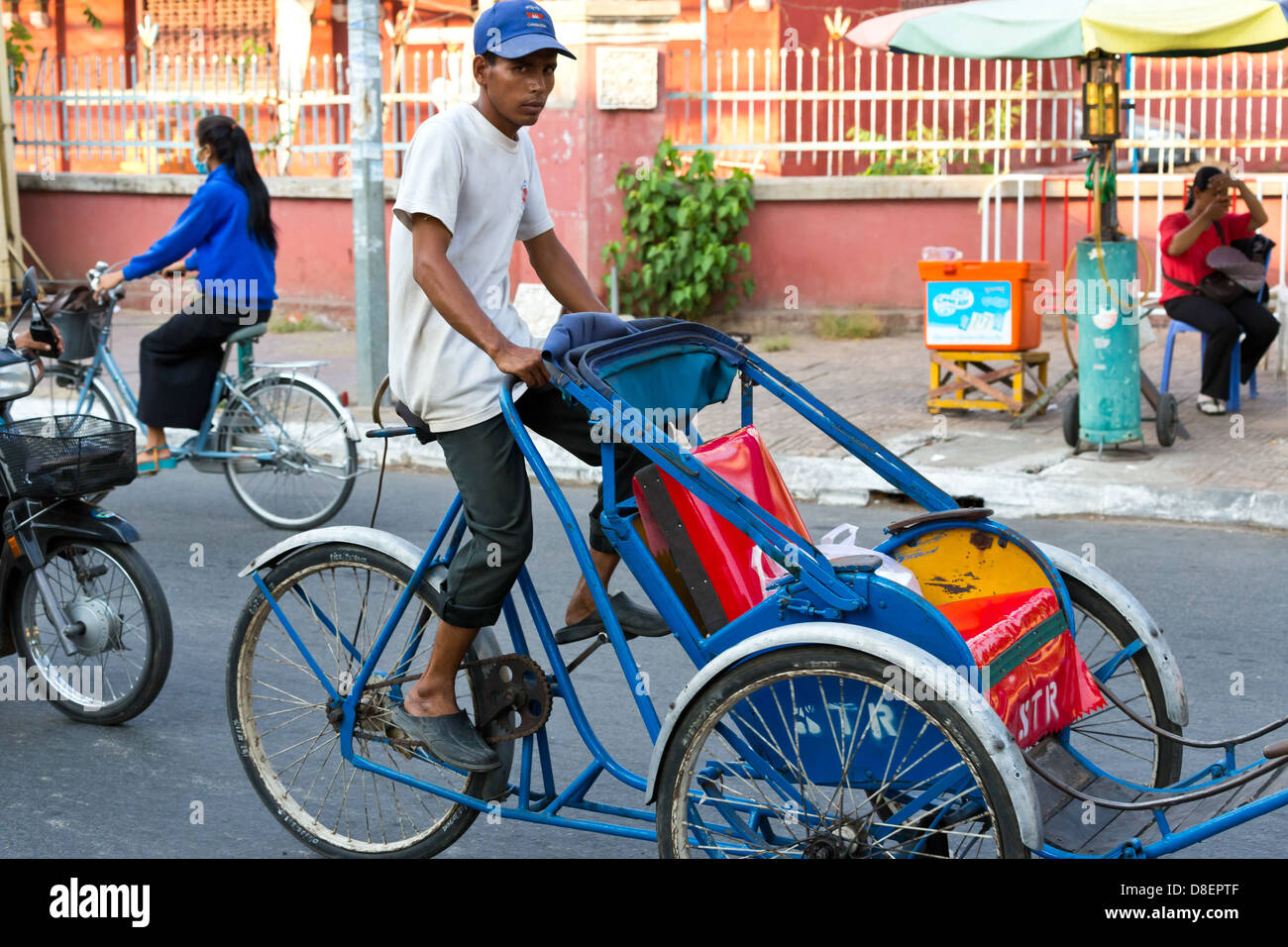 Rickshaw Driver in Phnom Penh, Cambodia Stock Photo - Alamy