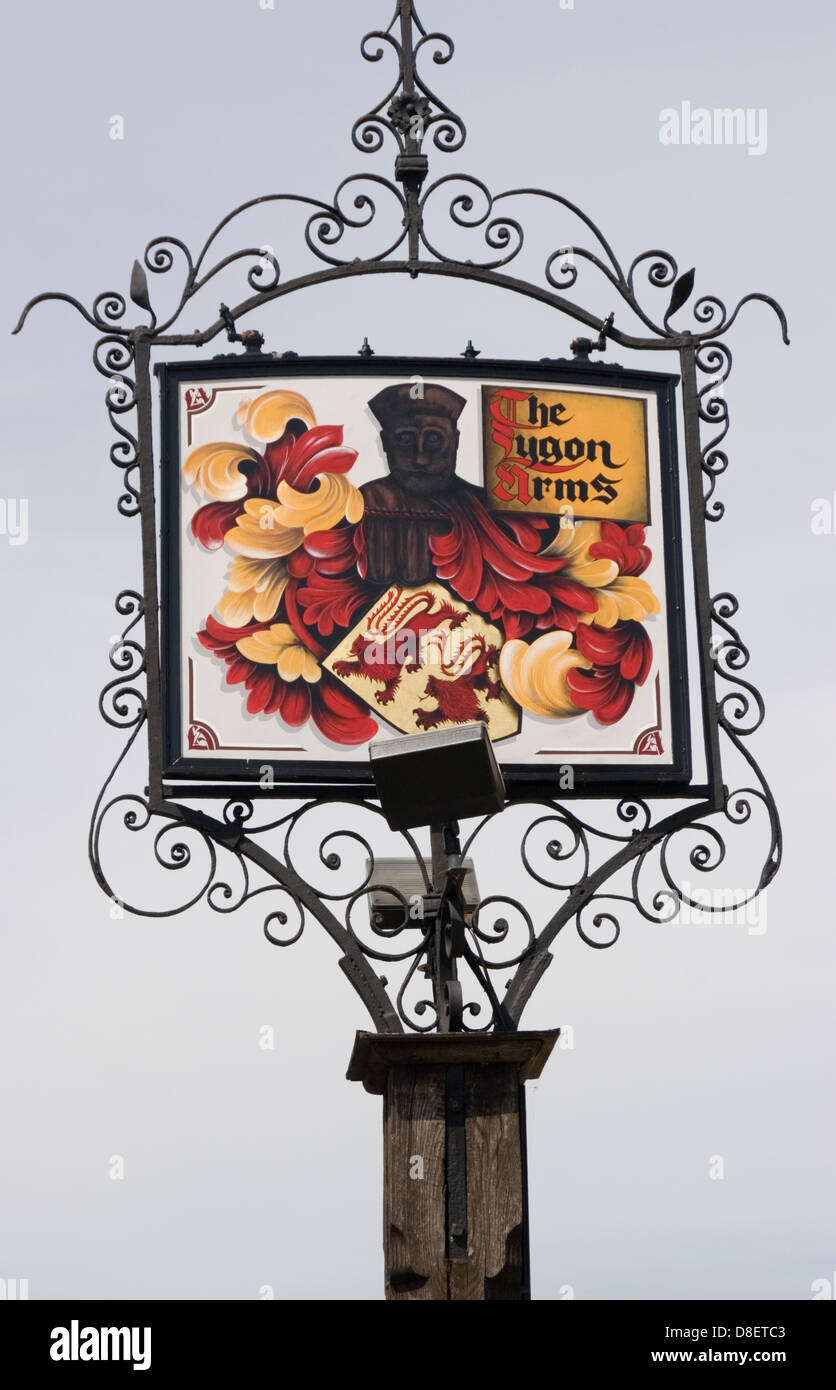 Lygon Arms sign Broadway Worcestershire England UK Stock Photo - Alamy