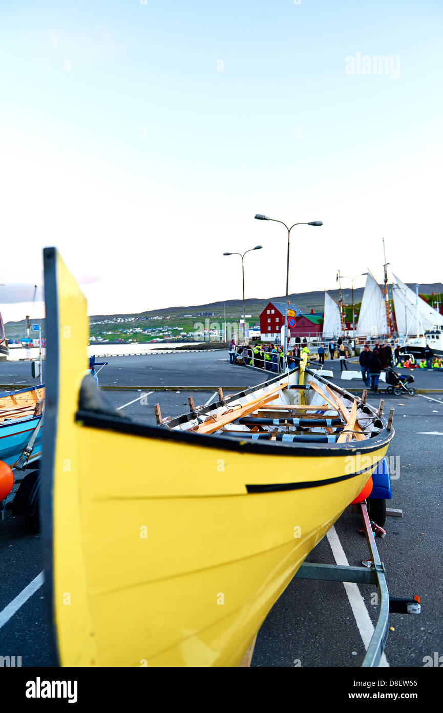 Traditional rowing boat hi-res stock photography and images - Alamy