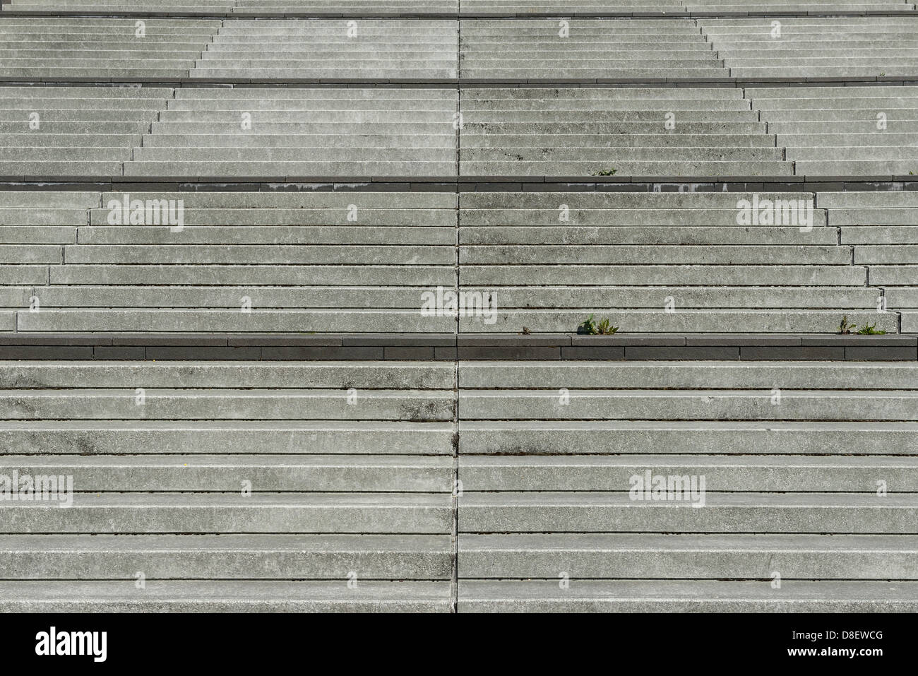 Concrete steps hi-res stock photography and images - Alamy