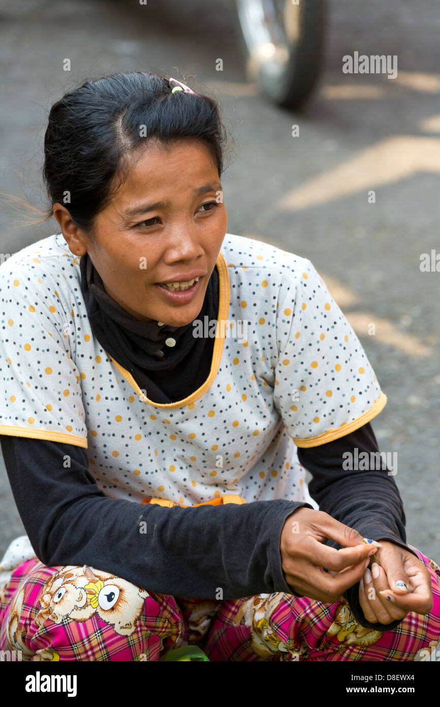 Portrait of a Market Woman in Phnom Penh, Cambodia Stock Photo - Alamy