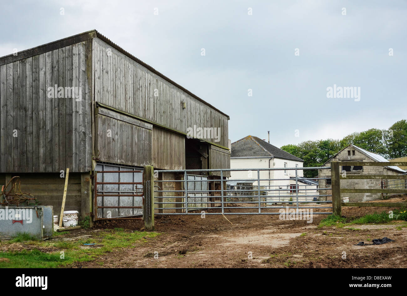 Farm yard uk hi-res stock photography and images - Alamy