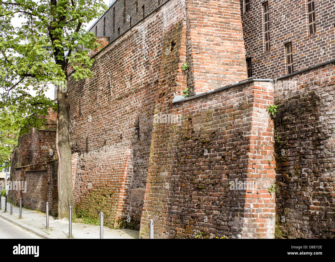 Medieval town wall hi-res stock photography and images - Alamy