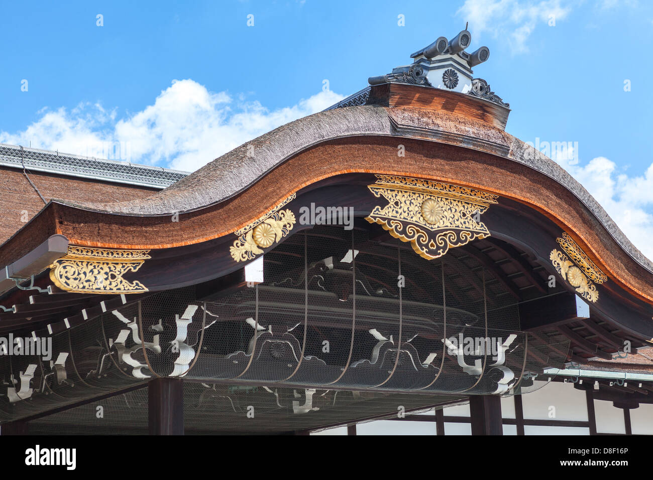 Garage roof overhang (Shinmikurumayose). The Imperial Palace in Kyoto ...