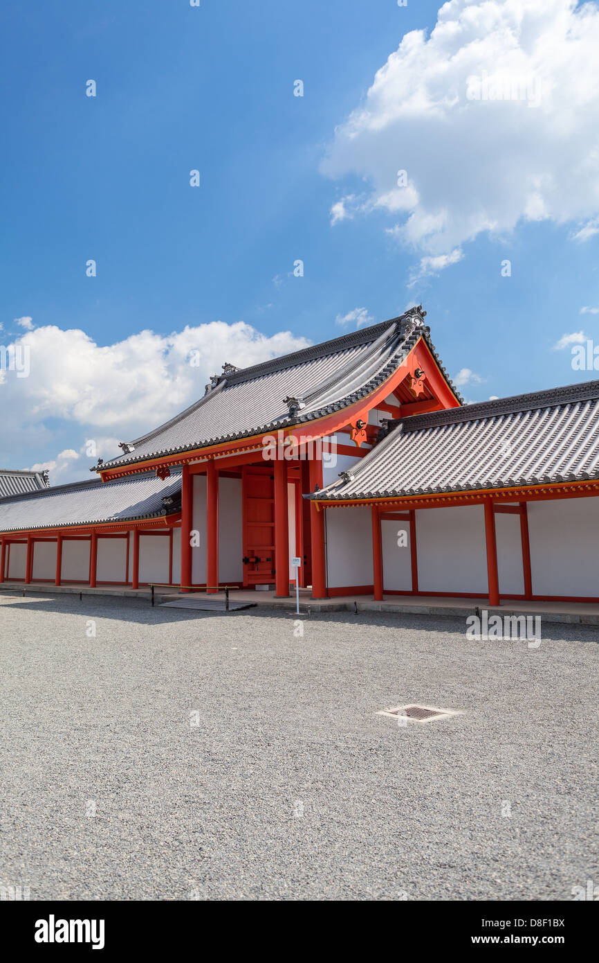 Gekka-mon-gate in wall around main ceremonial hall Shishinden in Kyoto ...