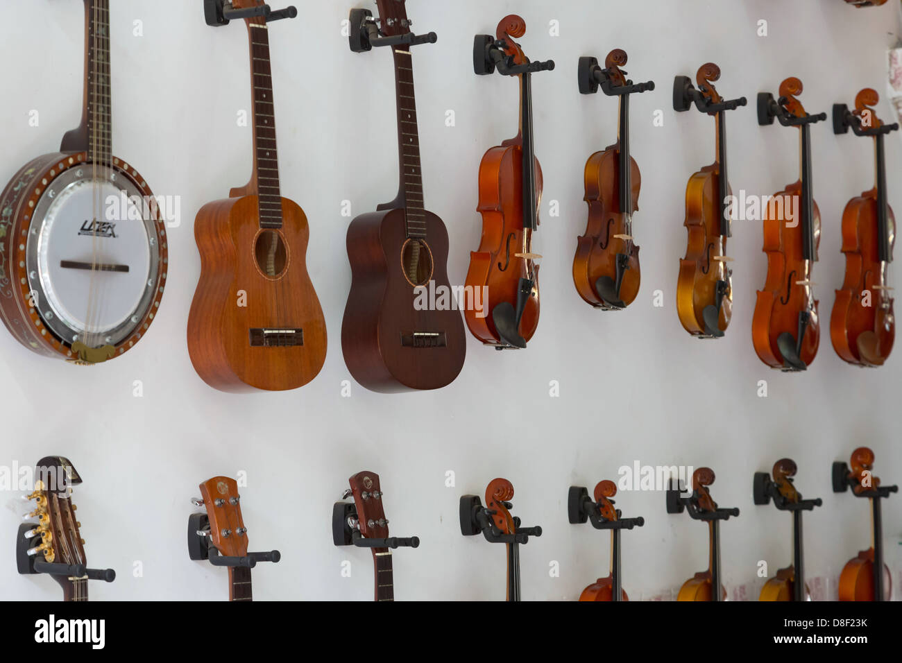 Phnom penh cambodia musical instruments hi-res stock photography and ...