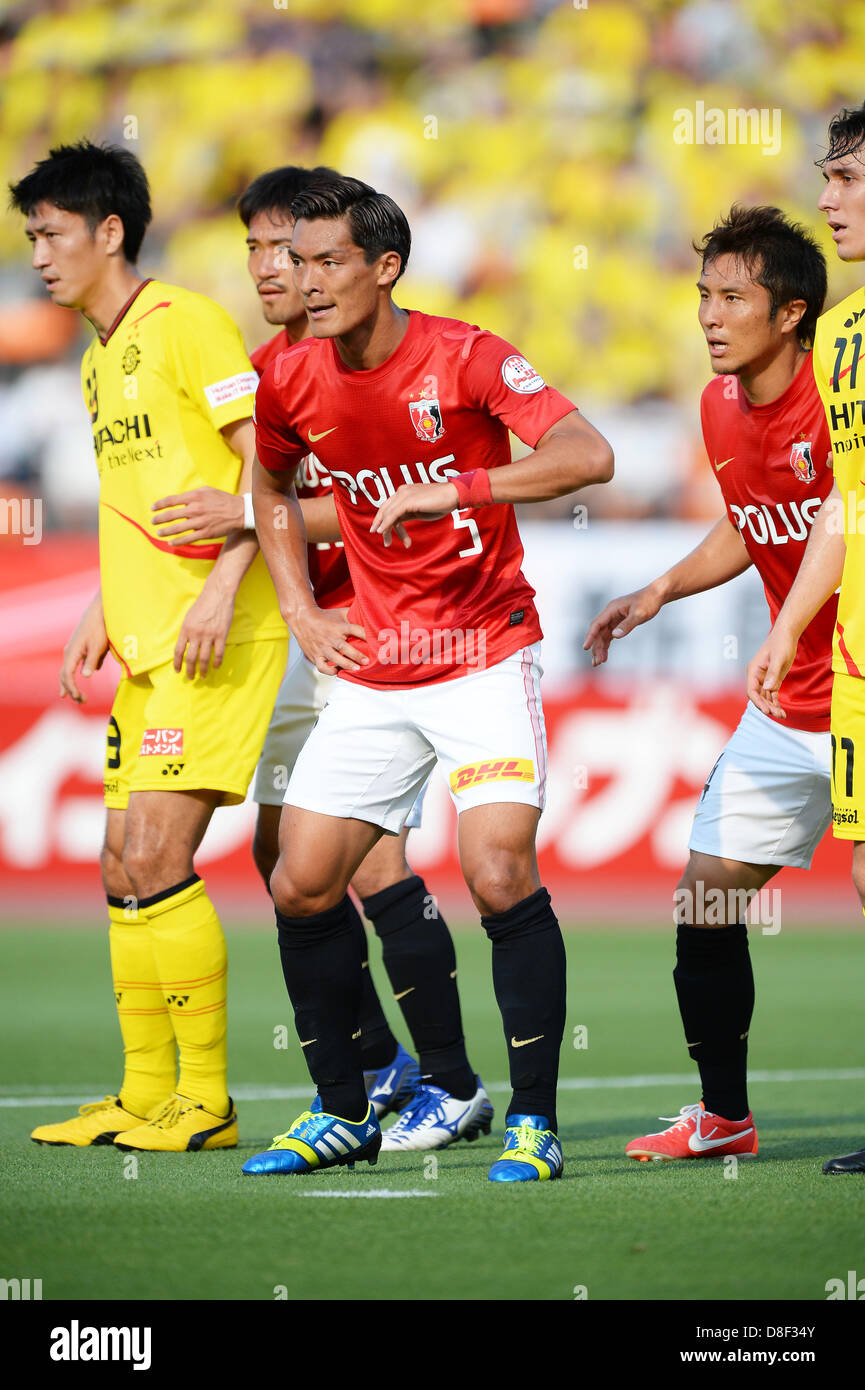(L-R) Hirofumi Watanabe (Reysol), Yuki Abe, Tomoaki Makino, Daisuke Nasu (Reds), MAY 26, 2013 ...