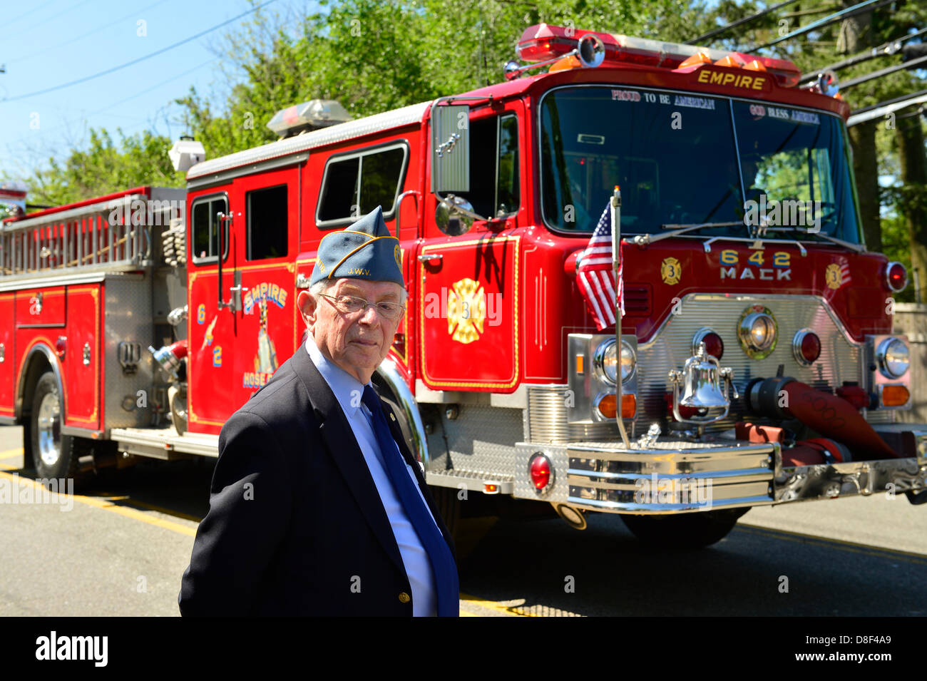 Merrick, New York, USA. 27th May 2013. A Jewish War Veterans member ...