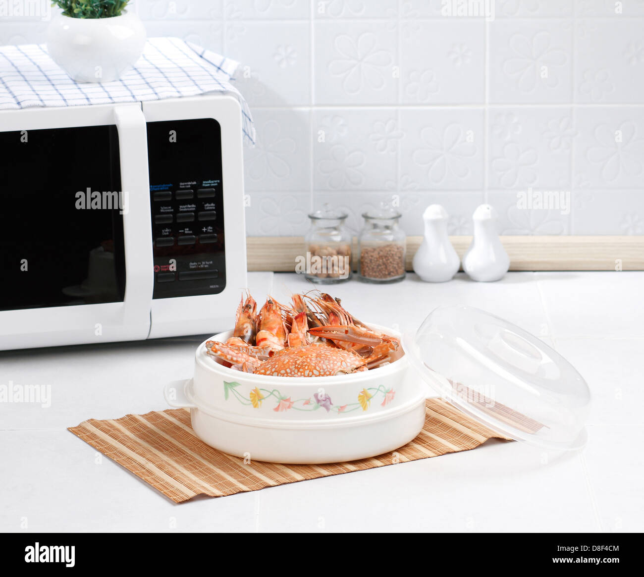 Steam seafood hi-res stock photography and images - Alamy