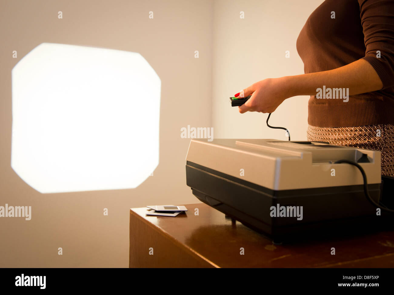 Woman movie theatre retro hi-res stock photography and images - Alamy