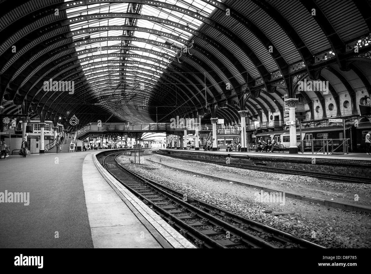 York Railway station platform and tracks Stock Photo - Alamy