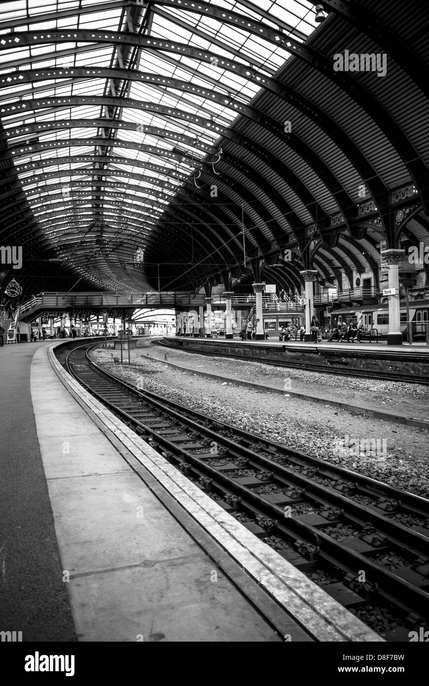 Curved platform hi-res stock photography and images - Alamy