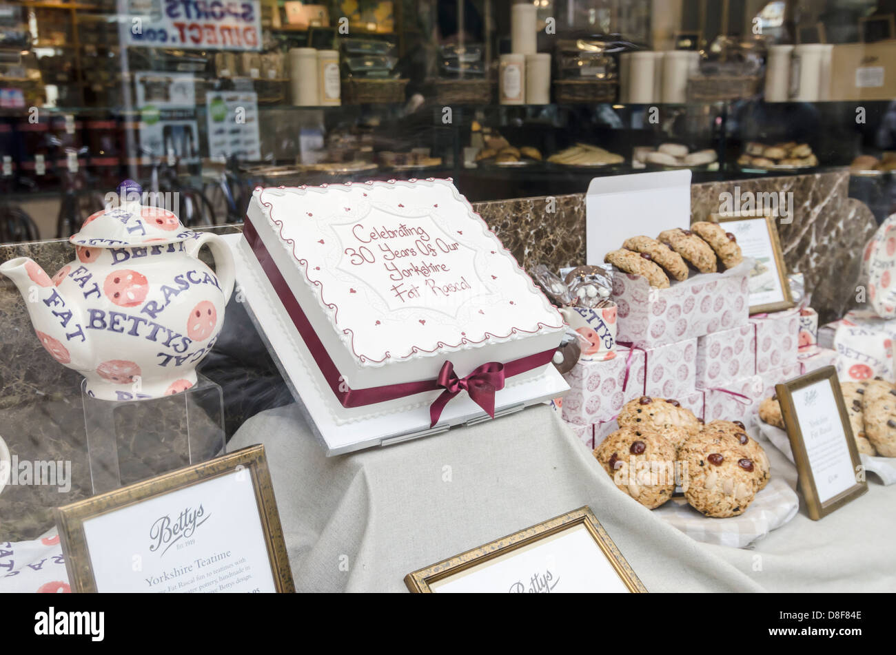 Tea display hi-res stock photography and images - Alamy